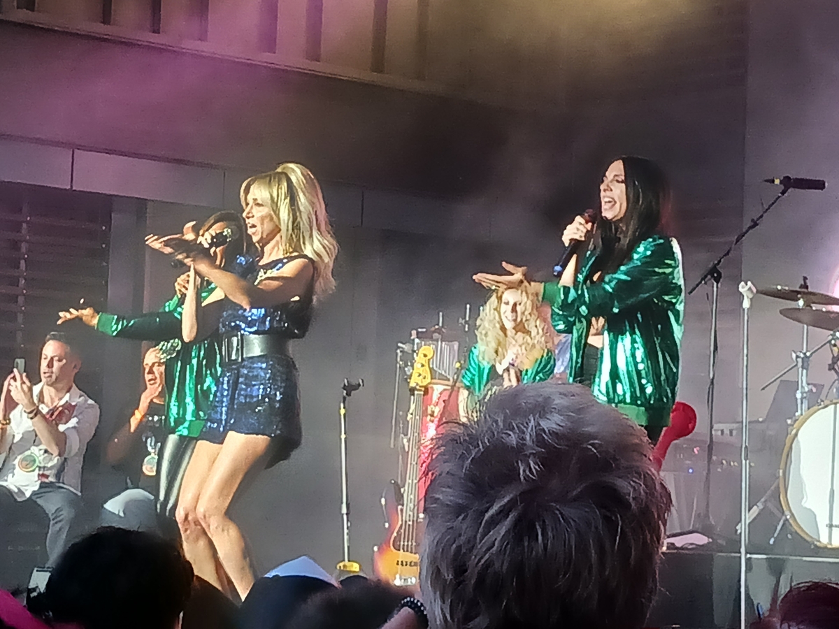 Debbie Gibson Concert & Tour History (Updated for 2024) | Concert Archives