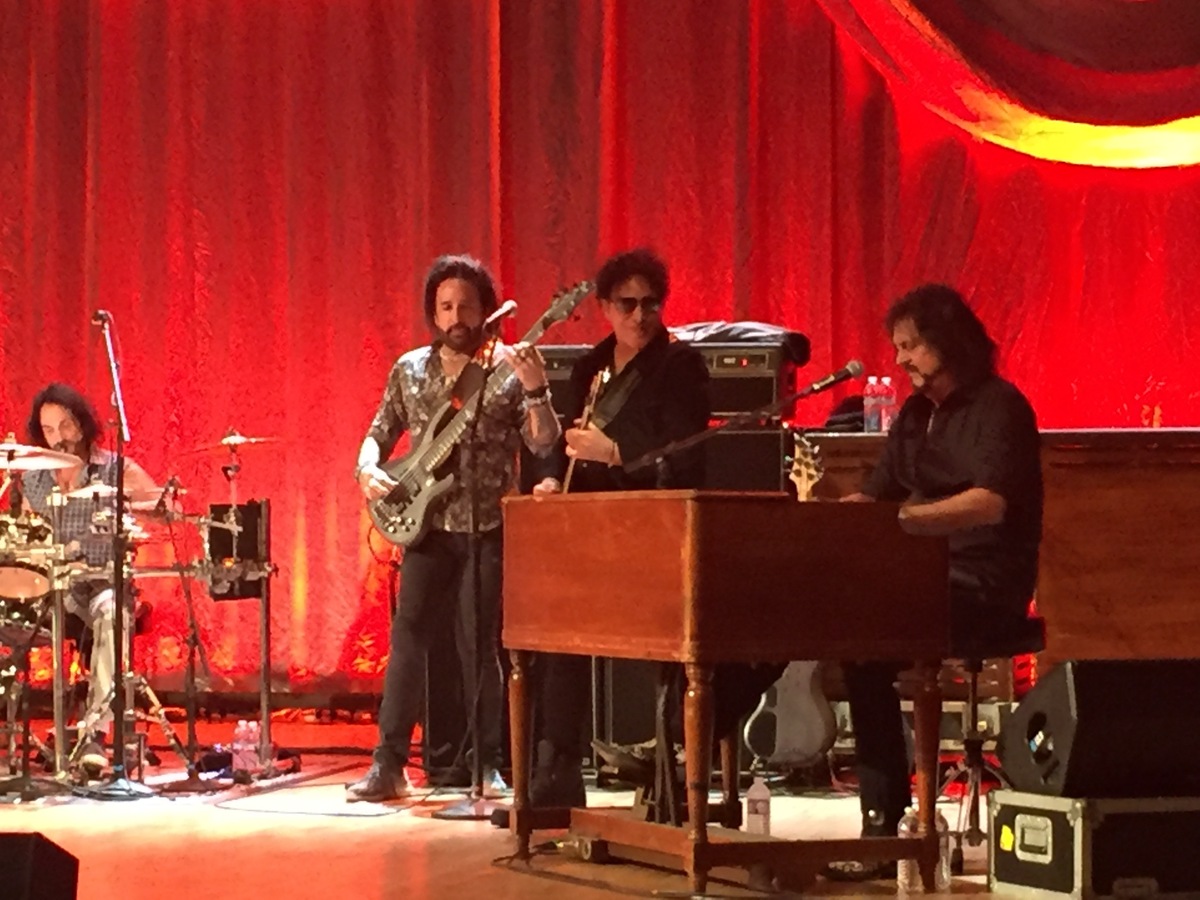 Deen Castronova Concert & Tour History | Concert Archives