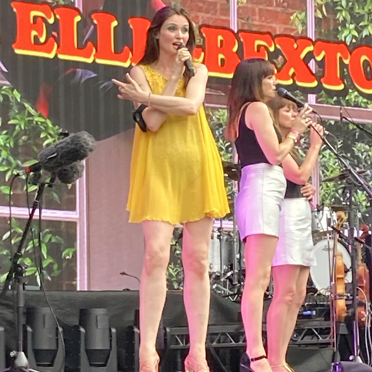 Jun 23, 2023: Gwen Stefani / Sophie Ellis-Bextor at Warwick Castle ...