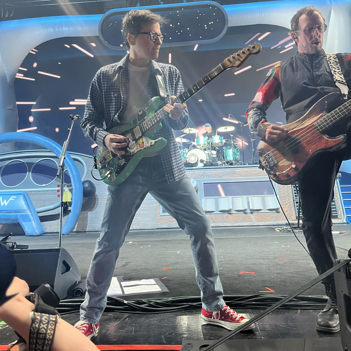 Jun 18, 2023: Weezer / Modest Mouse / Momma at Pine Knob Music Theatre ...