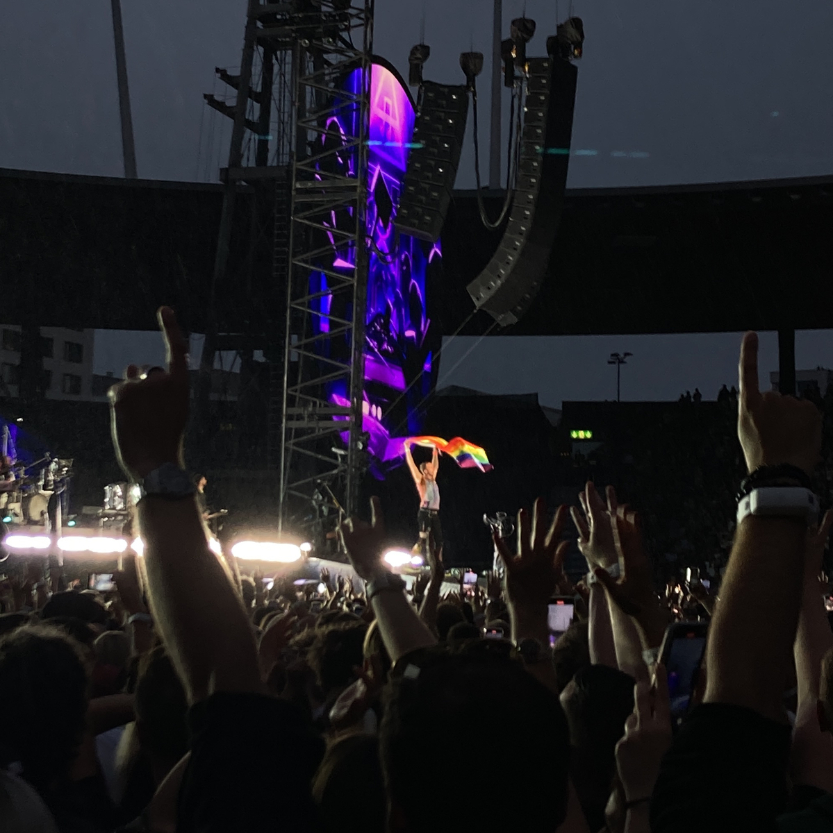 Jul 01, 2023: Coldplay / Griff / Caroline Alves at Estádio Major ...