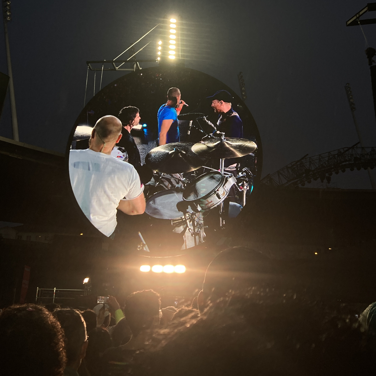 Jul 01, 2023: Coldplay / Griff / Caroline Alves at Estádio Major ...