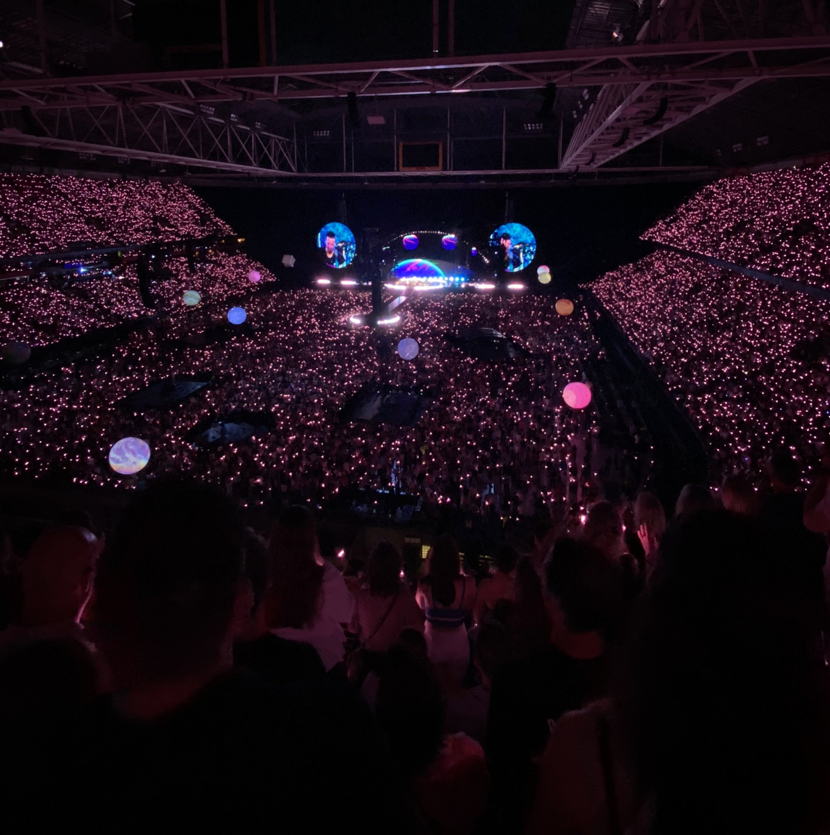 Jul 18, 2023: Coldplay / Griff / Zoë Tauran at Johan Cruijff ArenA ...