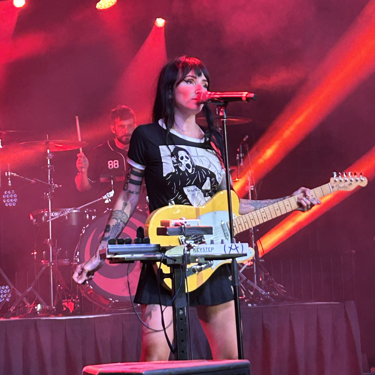 Lights Singer Wallpaper