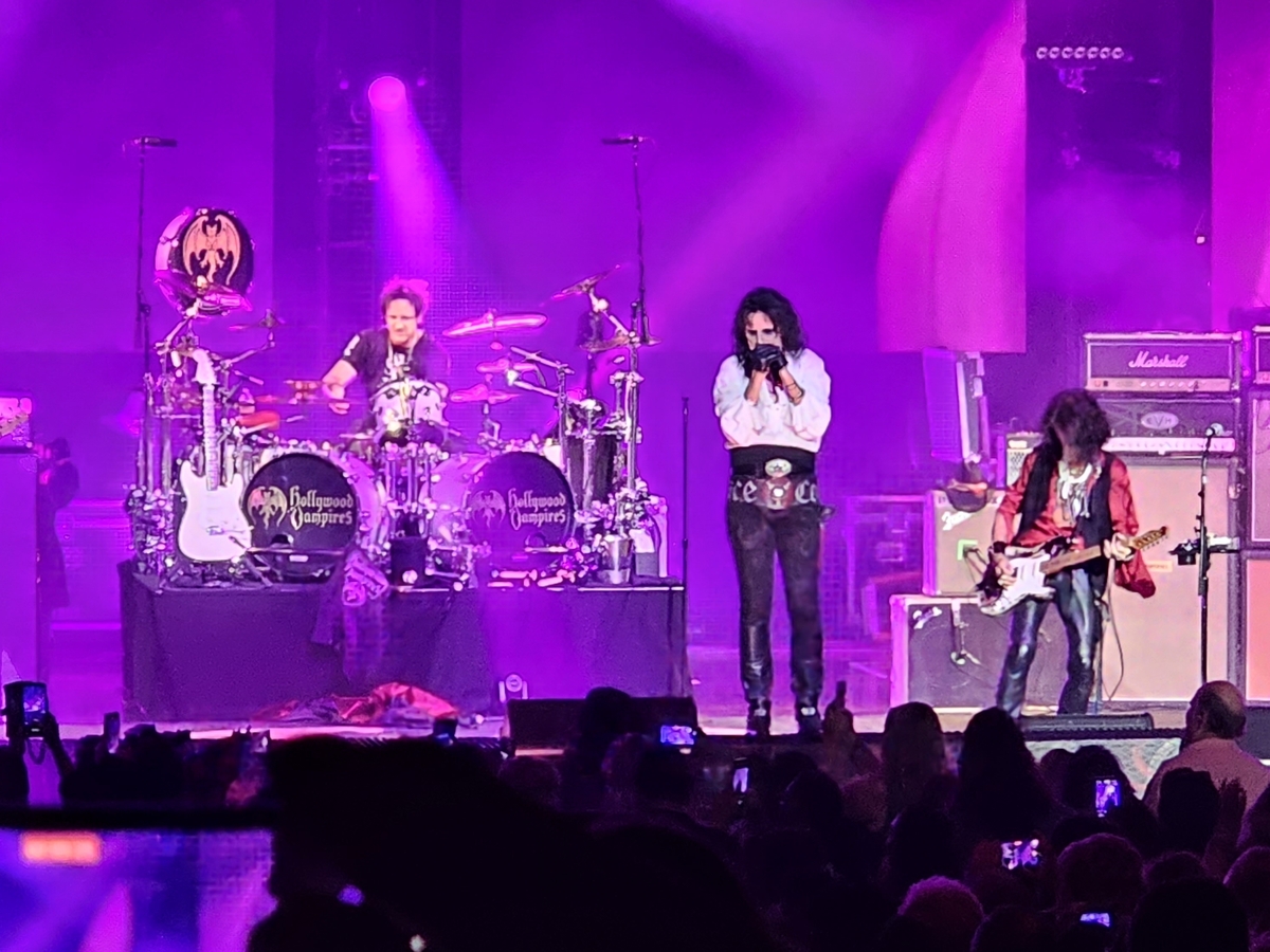 Jul 28, 2023: Hollywood Vampires / Barry Goudreau's Engine Room at Wang ...