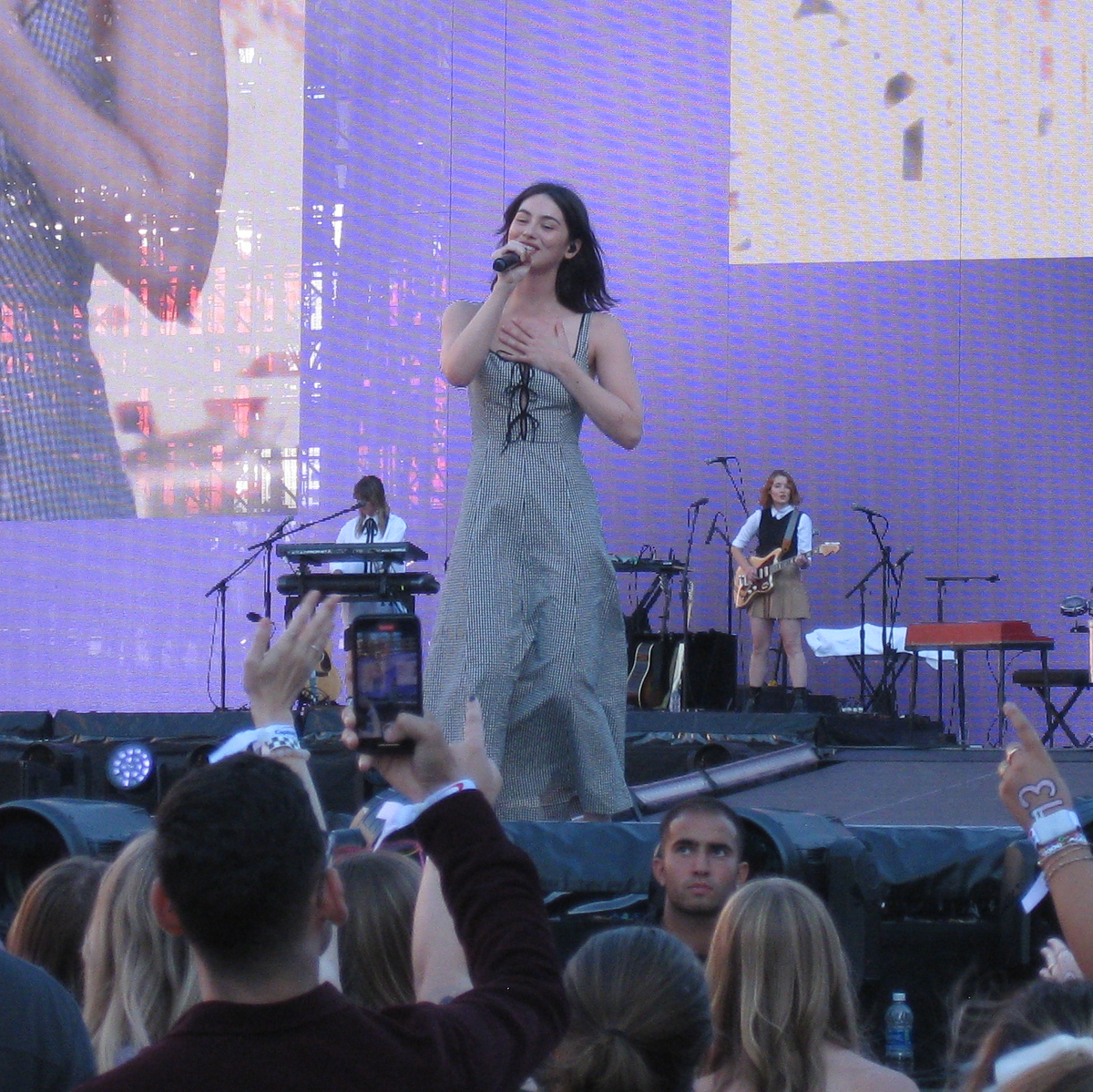 Jul 28, 2023: Taylor Swift / Gracie Abrams / HAIM / Aaron Dessner at ...