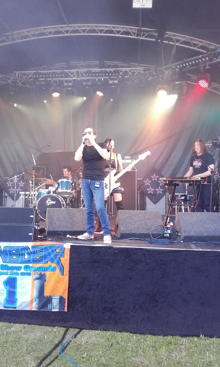 Skid Row, The Quireboys, Wolfsbane, Graham Bonett band, Anvil, hand Of ...