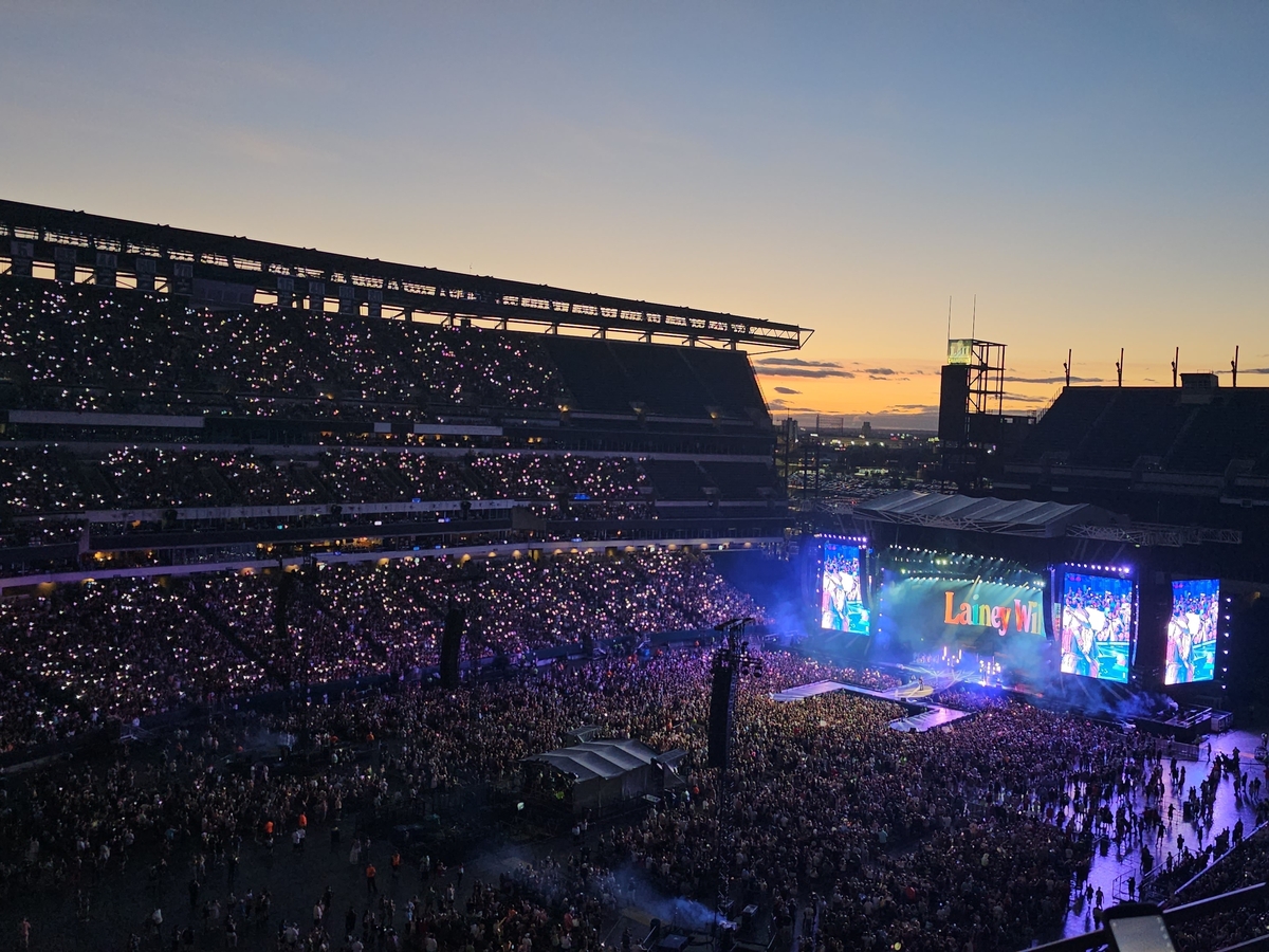 Riley Green Concert & Tour History (Updated for 2023 - 2024) | Concert ...