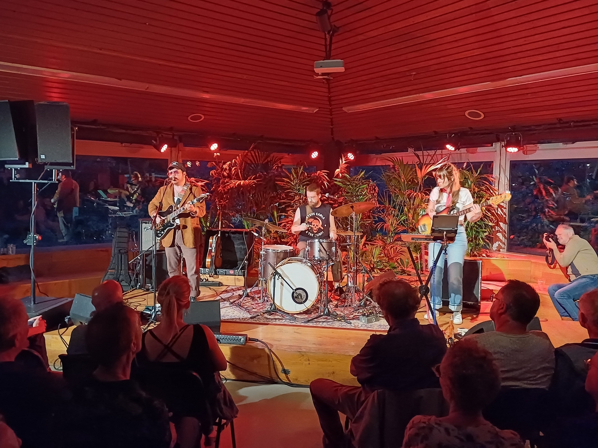 Joshua Walker Concert & Tour History | Concert Archives