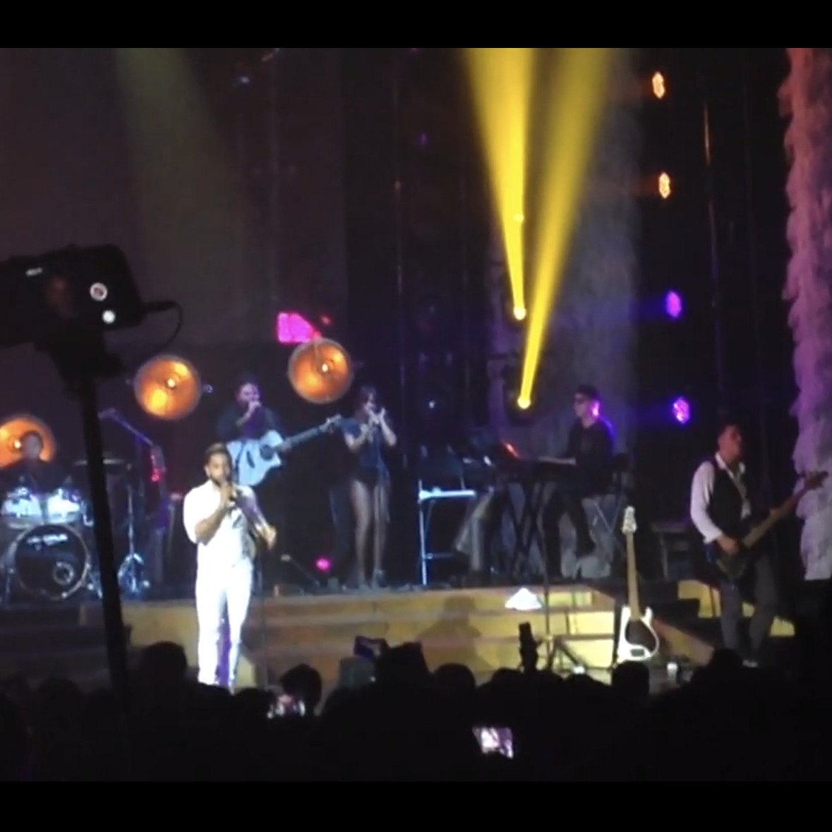 Aventura Concert & Tour History (Updated for 2024) | Concert Archives