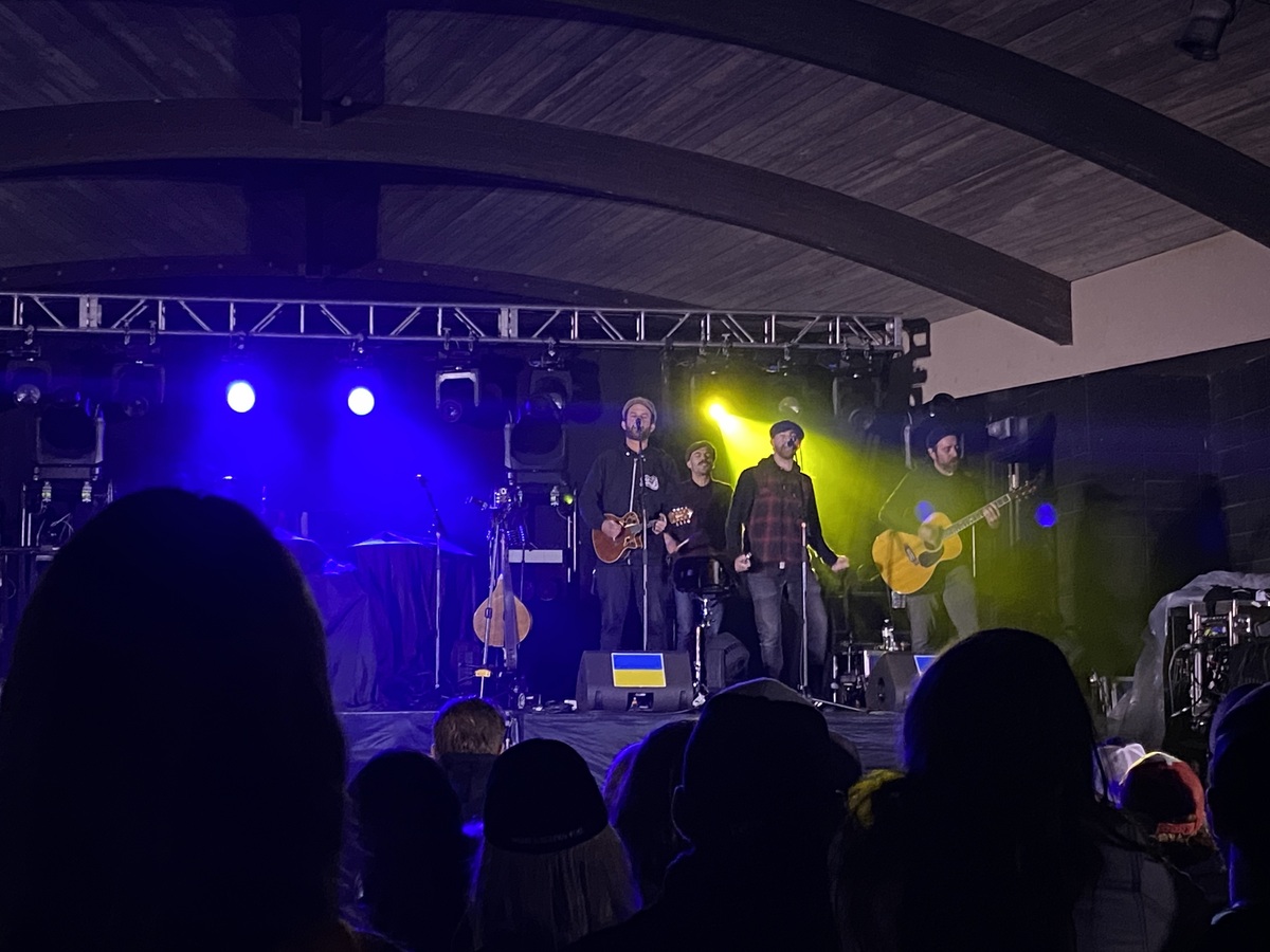 Jen Razavi Concert & Tour History | Concert Archives