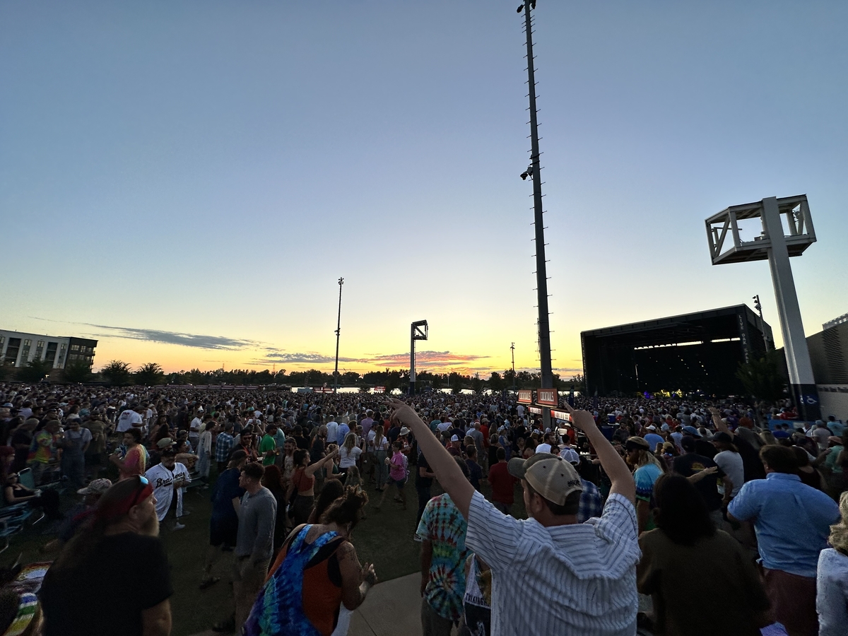 Concert History of Live Oak Bank Pavilion at Riverfront Park Wilmington, North Carolina, United ...