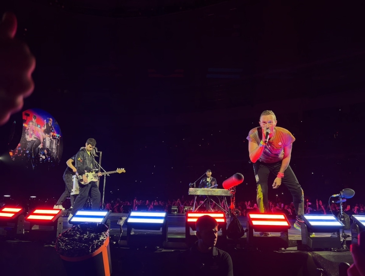 Sep 22, 2023: Coldplay / H.E.R. / 070 Shake at BC Place Vancouver ...