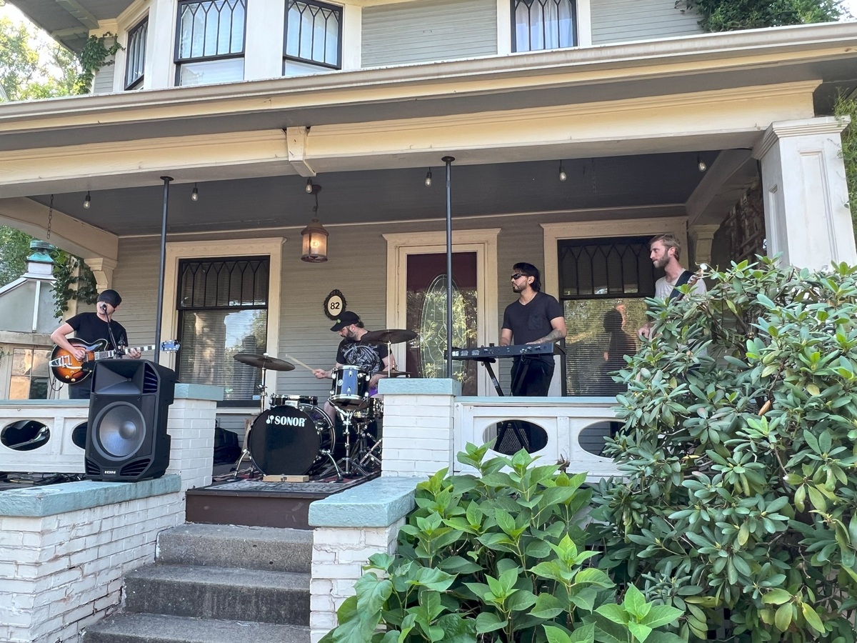 Benny Lava & The Guavas Concert & Tour History (Updated for 2024 ...