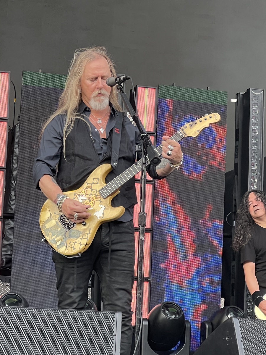 Sep 23, 2023: Guns N' Roses / Alice In Chains at Kauffman Stadium ...