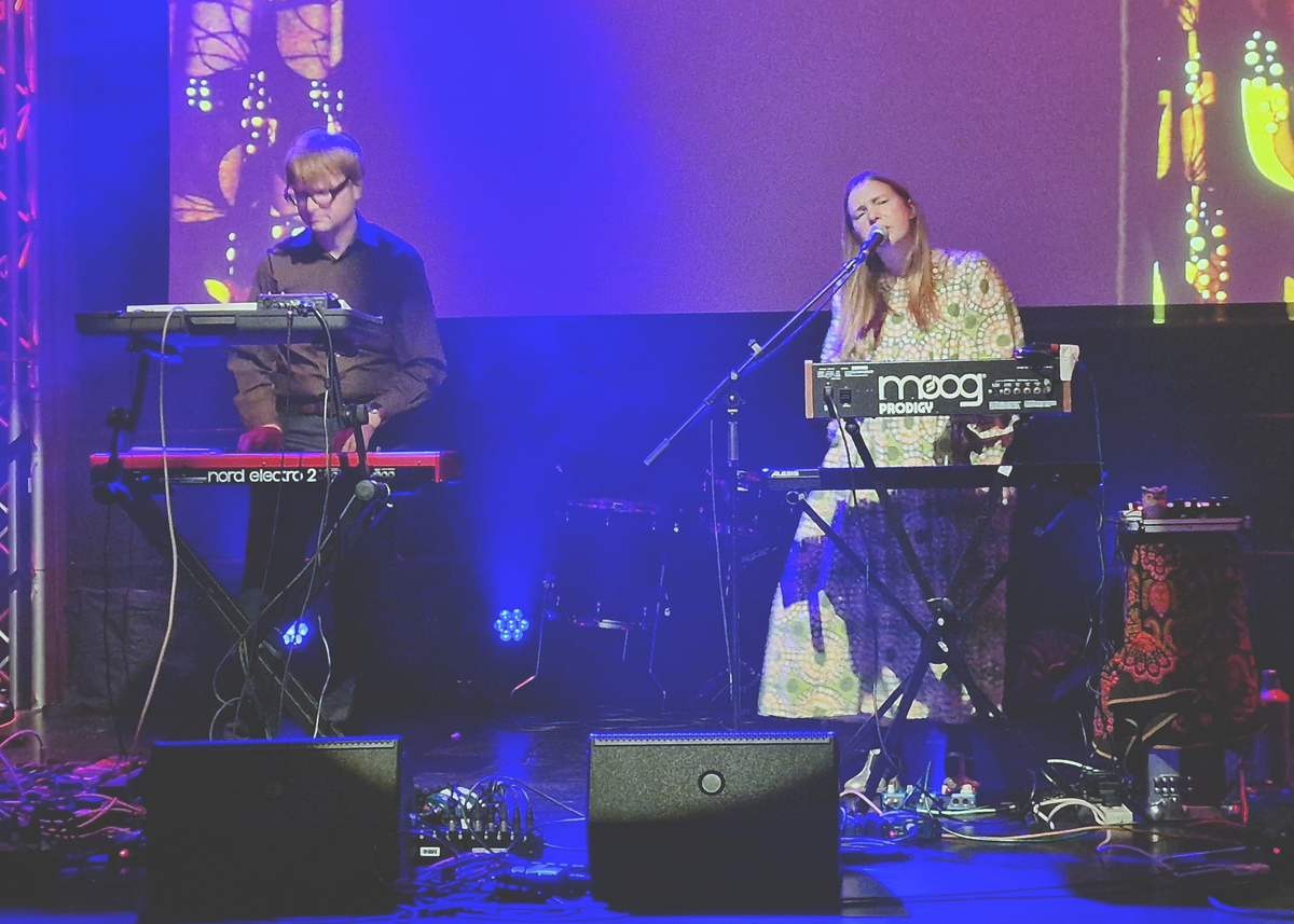 Alice Hubble Concert Photos | Concert Archives