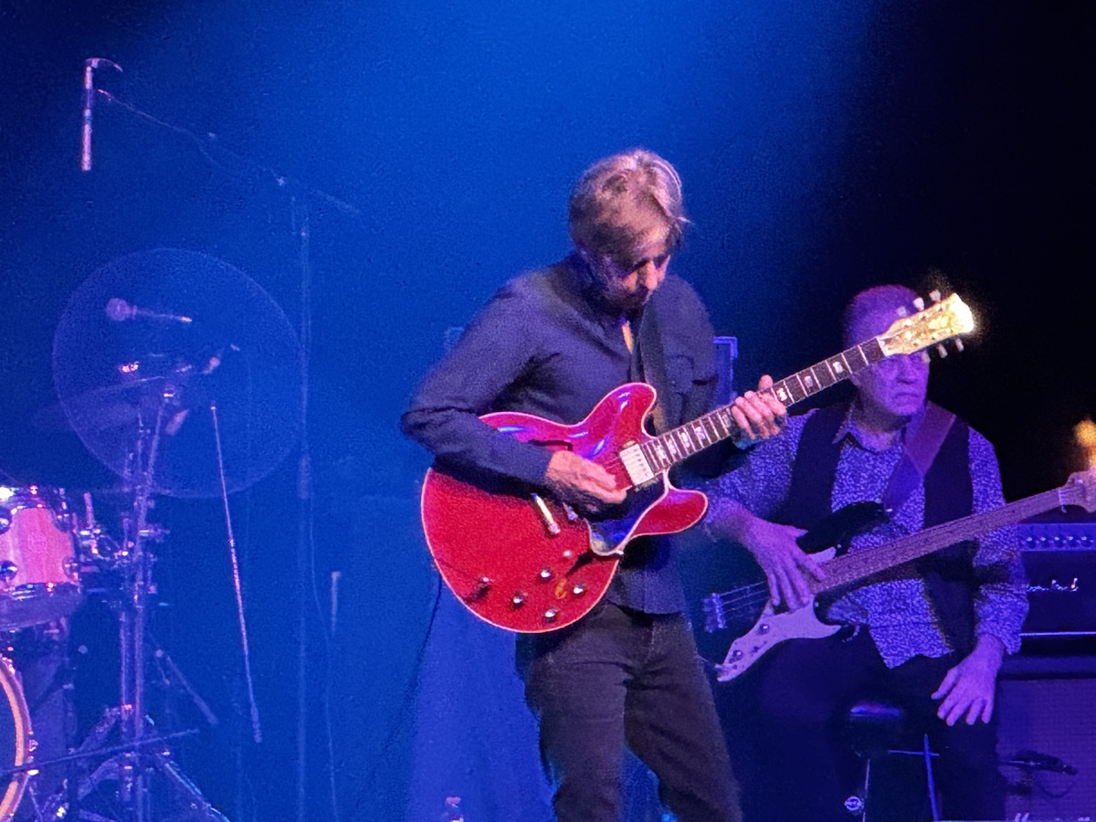 Eric Johnson Concert & Tour History (Updated for 2023 - 2024) | Concert ...