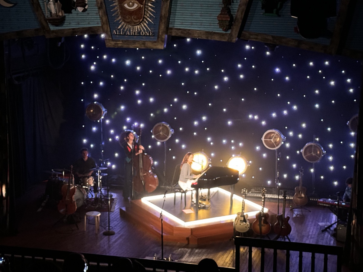 Laufey Concert & Tour History (Updated for 2023 - 2024) | Concert Archives