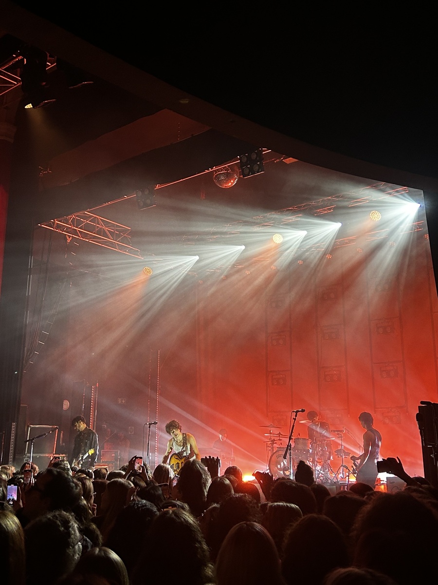 Nov 01, 2023: Inhaler / Neon Waltz at O2 Shepherd's Bush Empire London ...