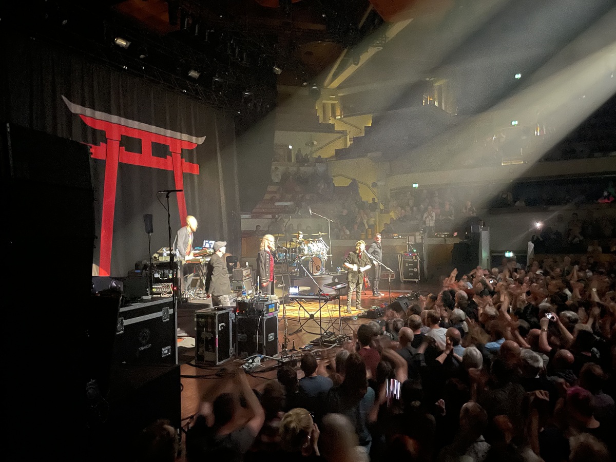 May 08, 2023: Steve Hackett at TivoliVredenburg Utrecht, Utrecht ...