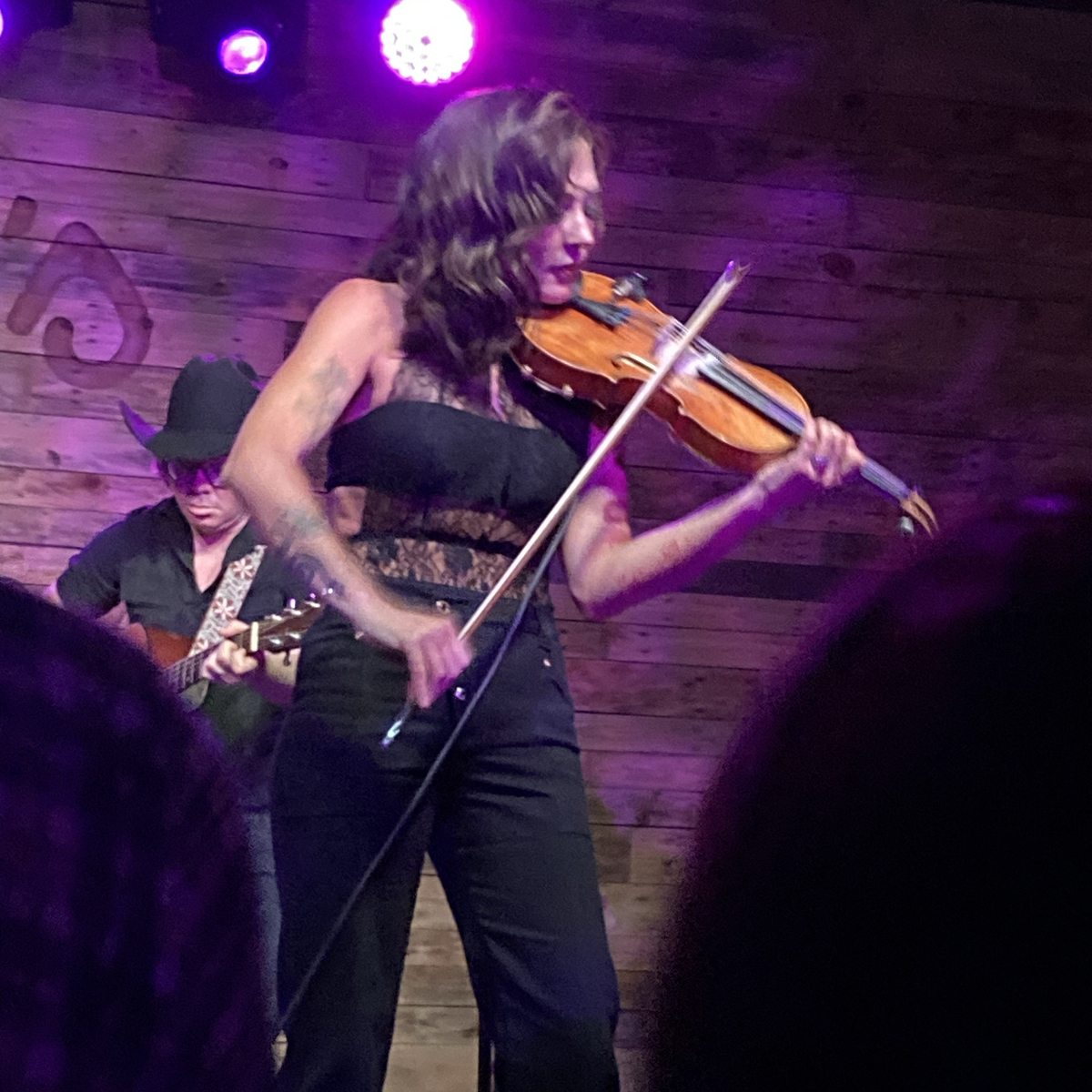 Amanda Shires Concert & Tour History (Updated for 2024) | Concert Archives