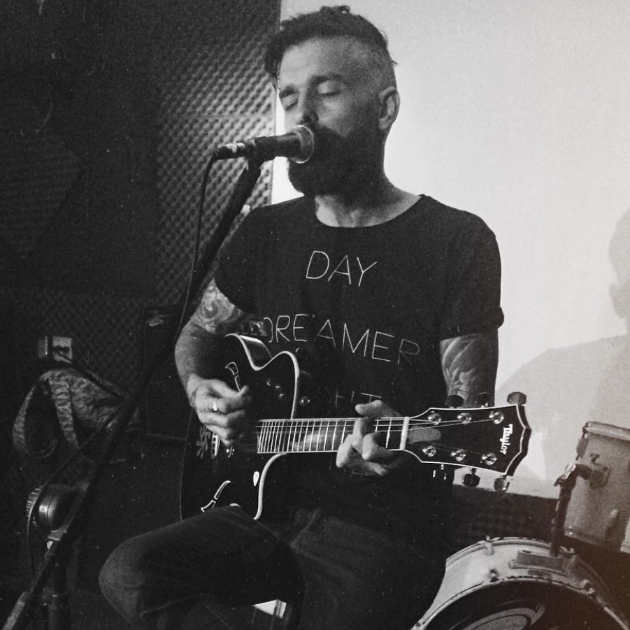 Dec 16, 2016: Esteban Tavares at Bujas Bar Santos, Brazil | Concert ...