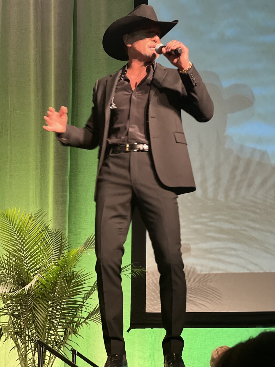 Tim McGraw Concert & Tour History (Updated for 2024) | Concert Archives