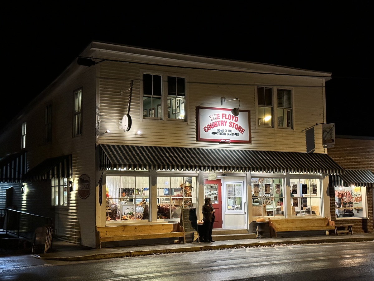 Margo MacSweeney Concert & Tour History | Concert Archives