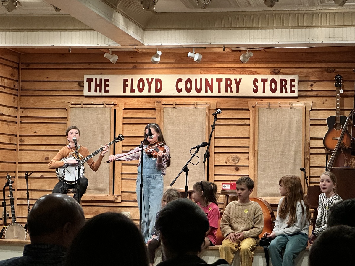 Margo MacSweeney Concert & Tour History | Concert Archives