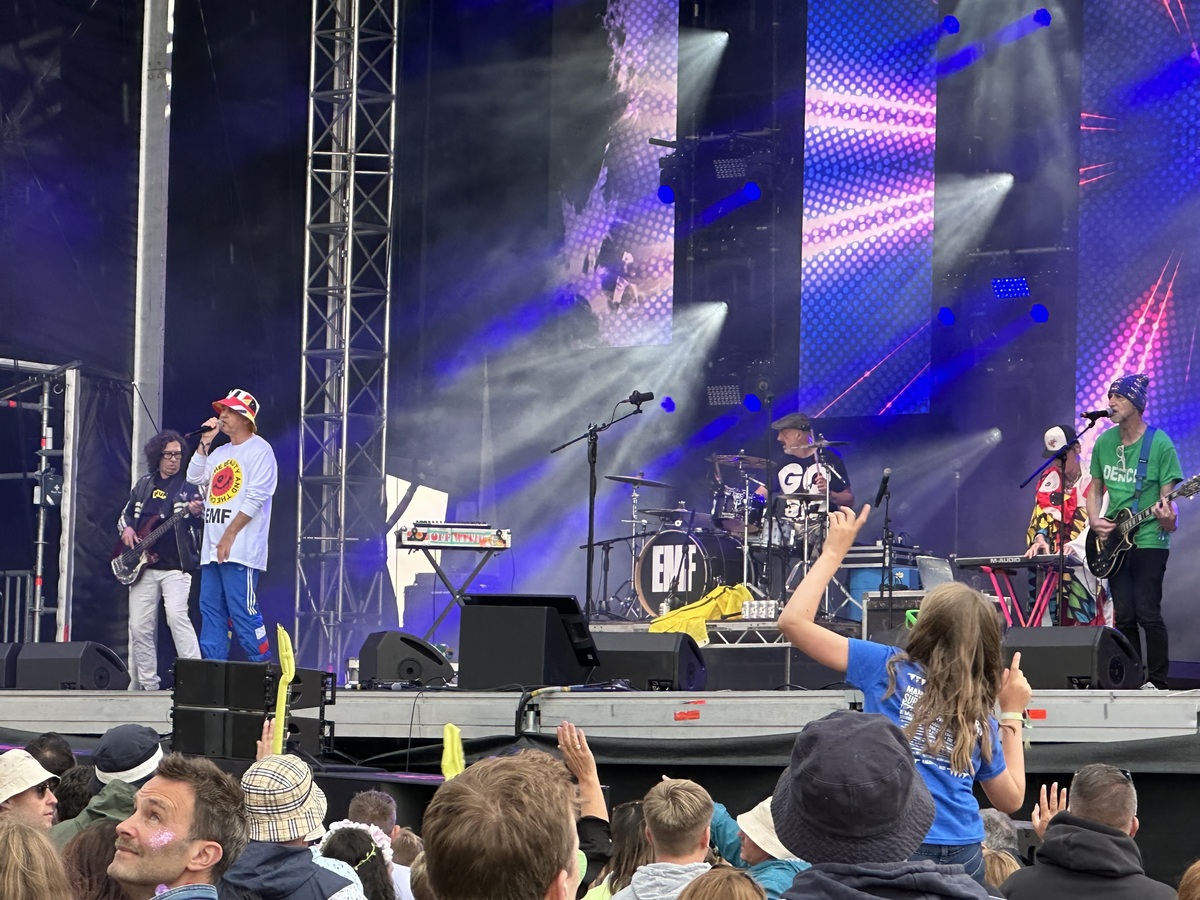 Dick & Dom DJ Set Concert Photos | Concert Archives