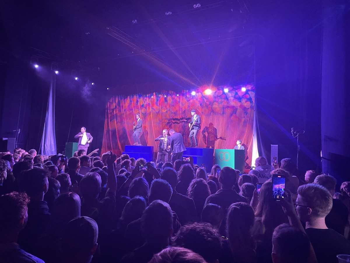 Dec 08, 2023: BENJAMIN HAV & FAMILIEN / Ameli Dot at Black Box ...