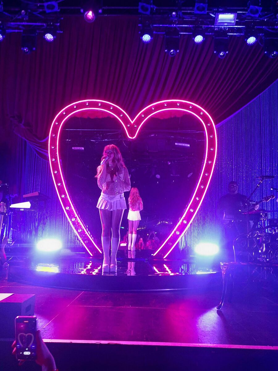 Sabrina Carpenter Concert & Tour History (Updated for 2024) | Concert ...