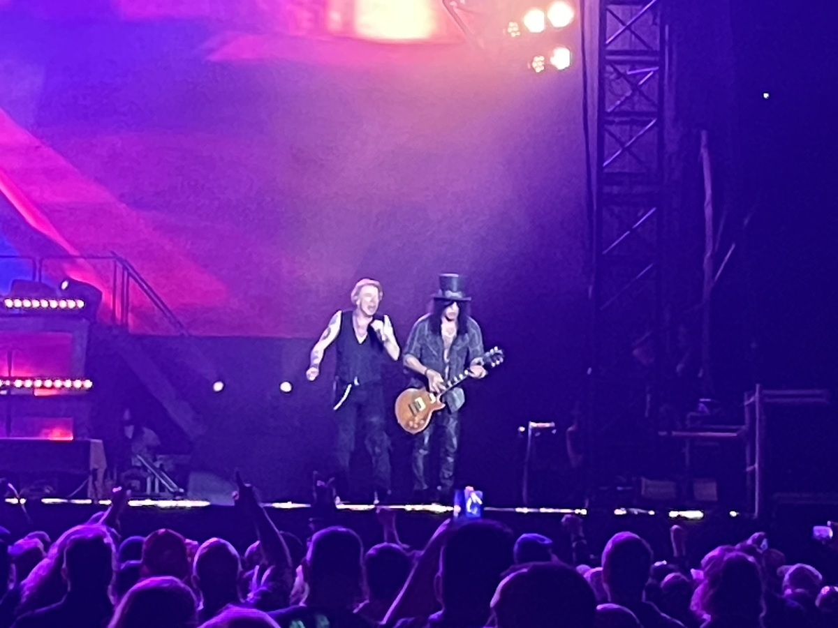 Oct 16, 2023: Guns N' Roses / Alice In Chains at BC Place Vancouver ...