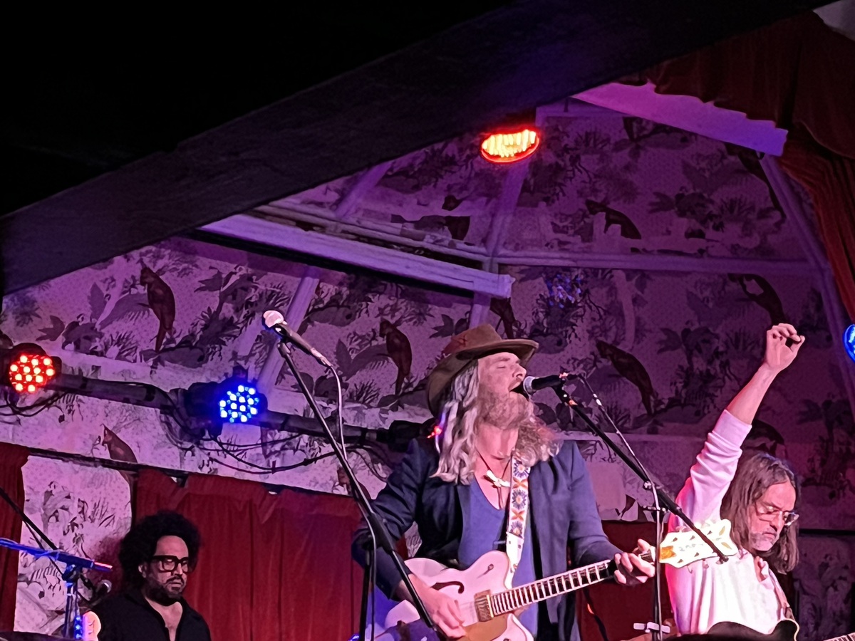 Israel Nash / Toria Wooff Concert Photos | Concert Archives