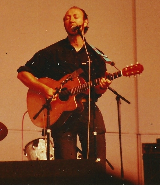 Richard Thompson Concert & Tour History (Updated for 2024) | Concert ...