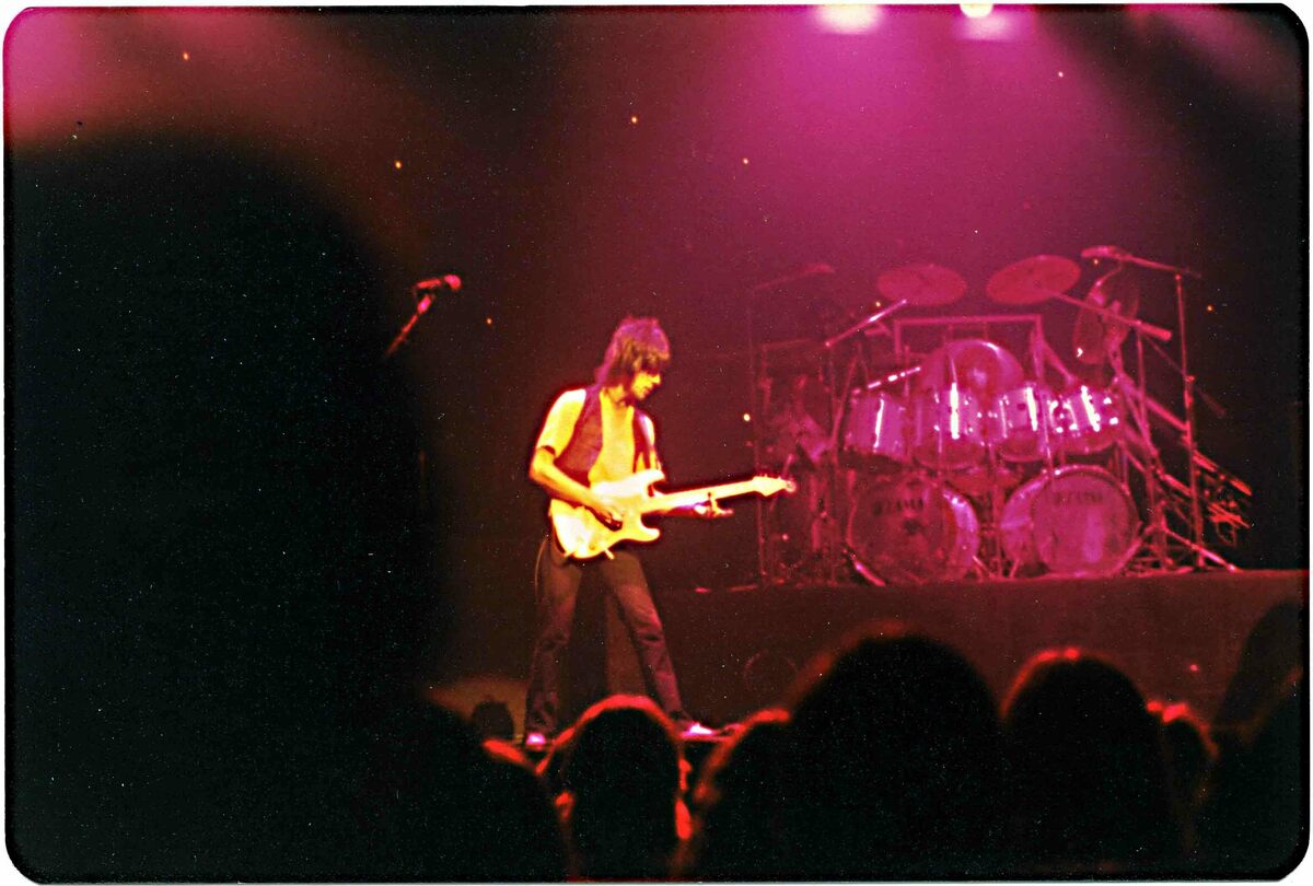 Jeff Beck Concert & Tour History | Concert Archives