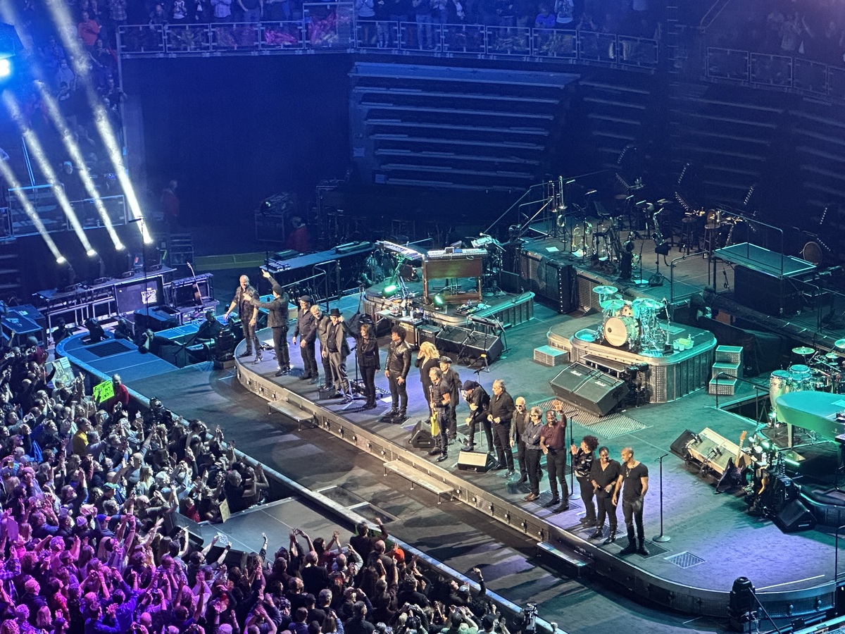 Bruce Springsteen Concert & Tour History (Updated for 2024) | Concert ...