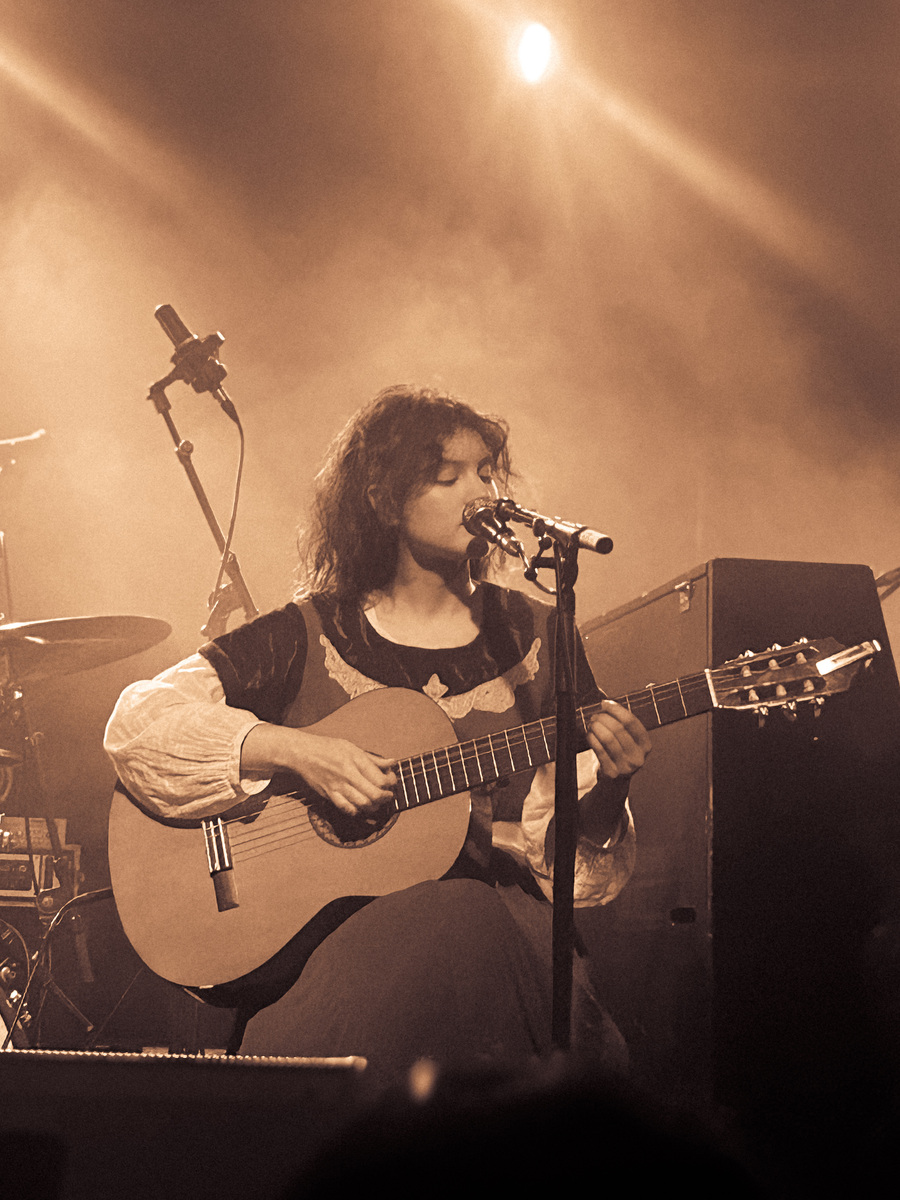 liana flores (Music) - TV Tropes