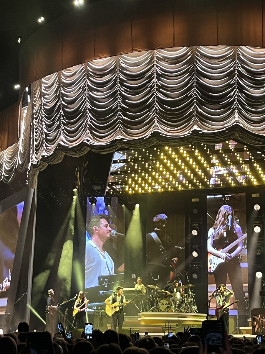 Feb 23, 2024: Niall Horan / Tommy Lefroy / Amy Michelle / Dermot ...