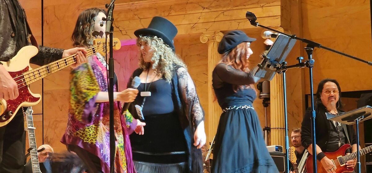 ALI HANDAL...LANDSLIDE Concert & Tour History | Concert Archives