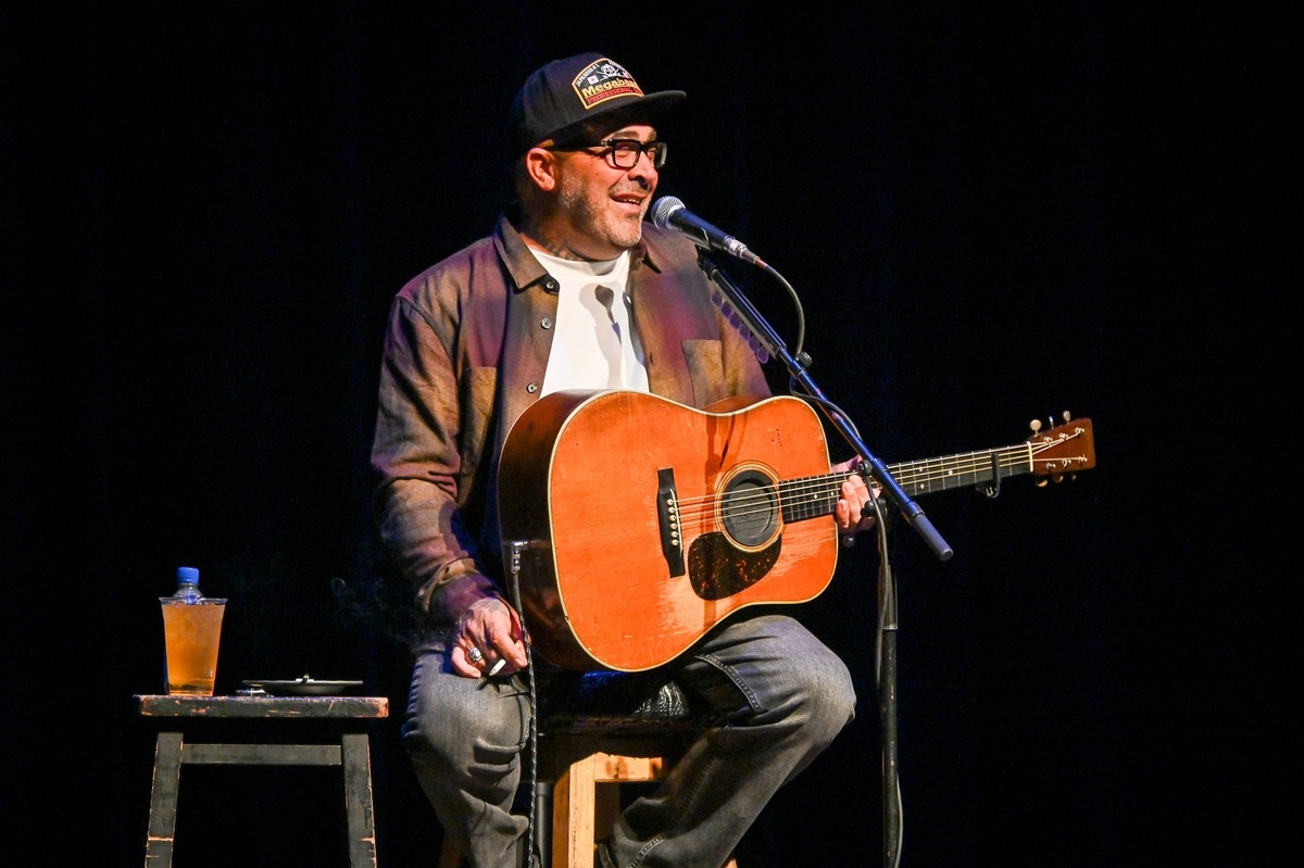 Aaron Lewis Concert & Tour History (Updated for 2024 - 2025) | Concert ...