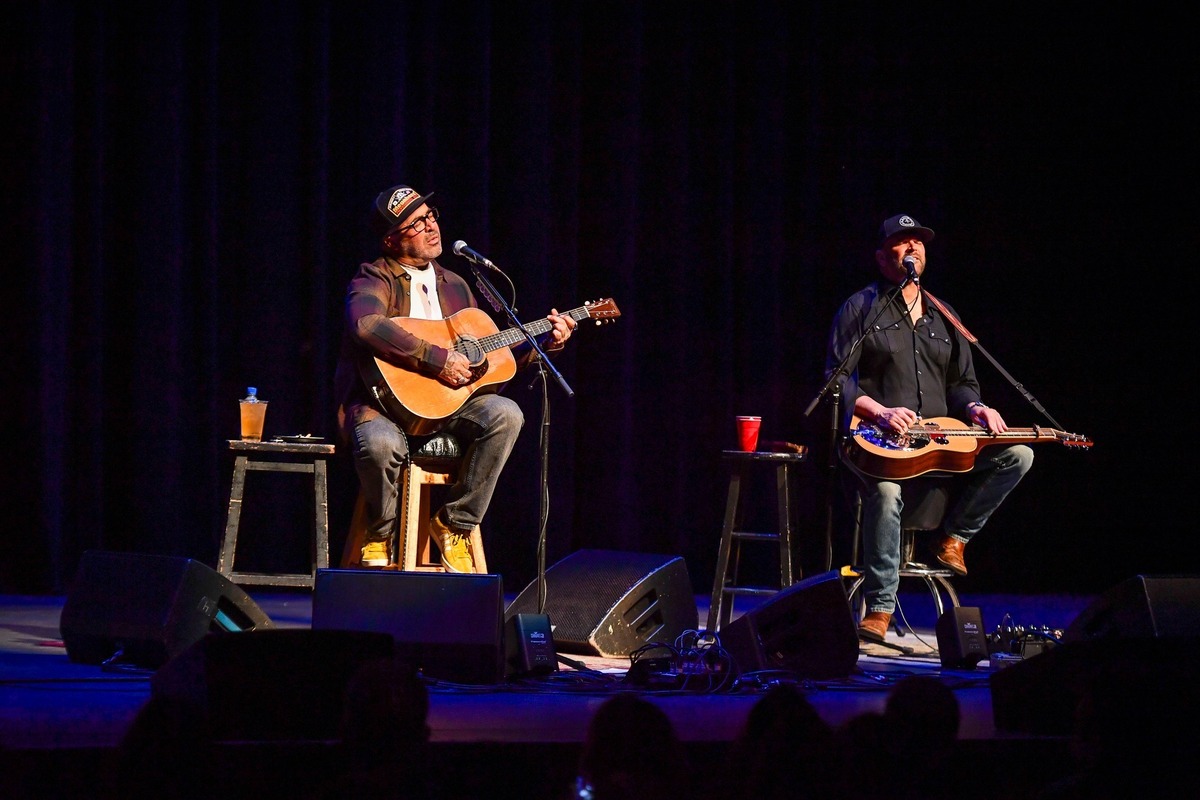 Aaron Lewis Concert & Tour History (Updated for 2024 - 2025) | Concert ...