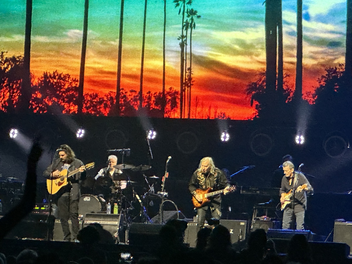 Steely Dan Concert & Tour History (Updated for 2024) | Concert Archives