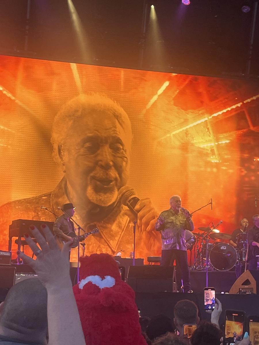 Tom Jones Concert & Tour History (Updated for 2024) | Concert Archives