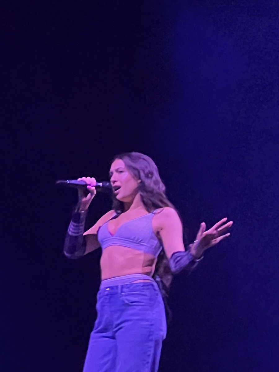 Leah Kate Concert Photos | Concert Archives