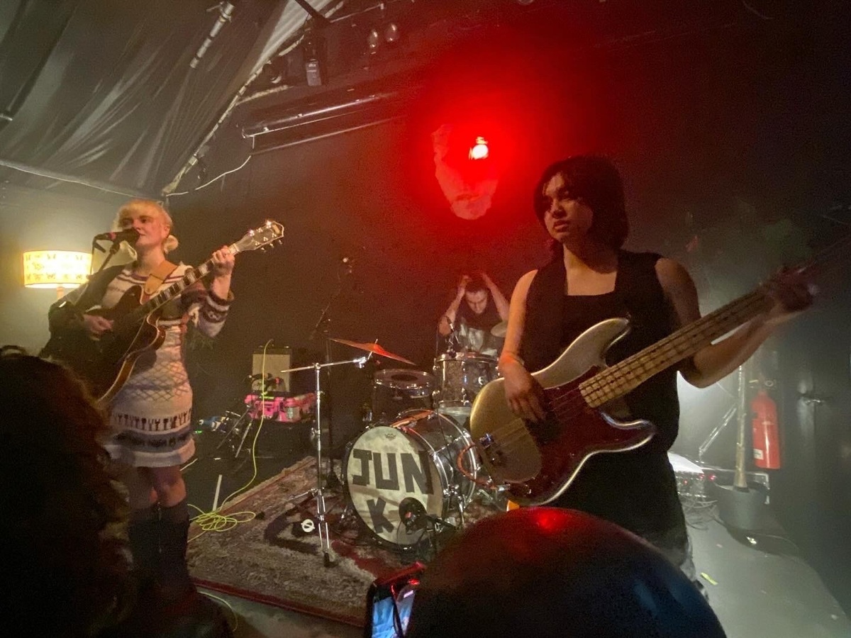 Mar 27, 2024: Mary In The Junkyard / Ebbb at Corsica Studios London ...