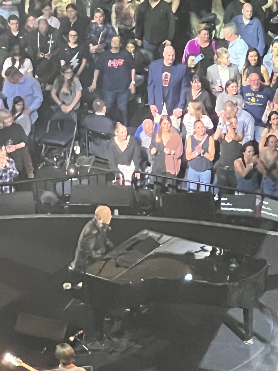 Jerry Seinfeld Concert & Tour History (Updated for 2024 - 2025 ...