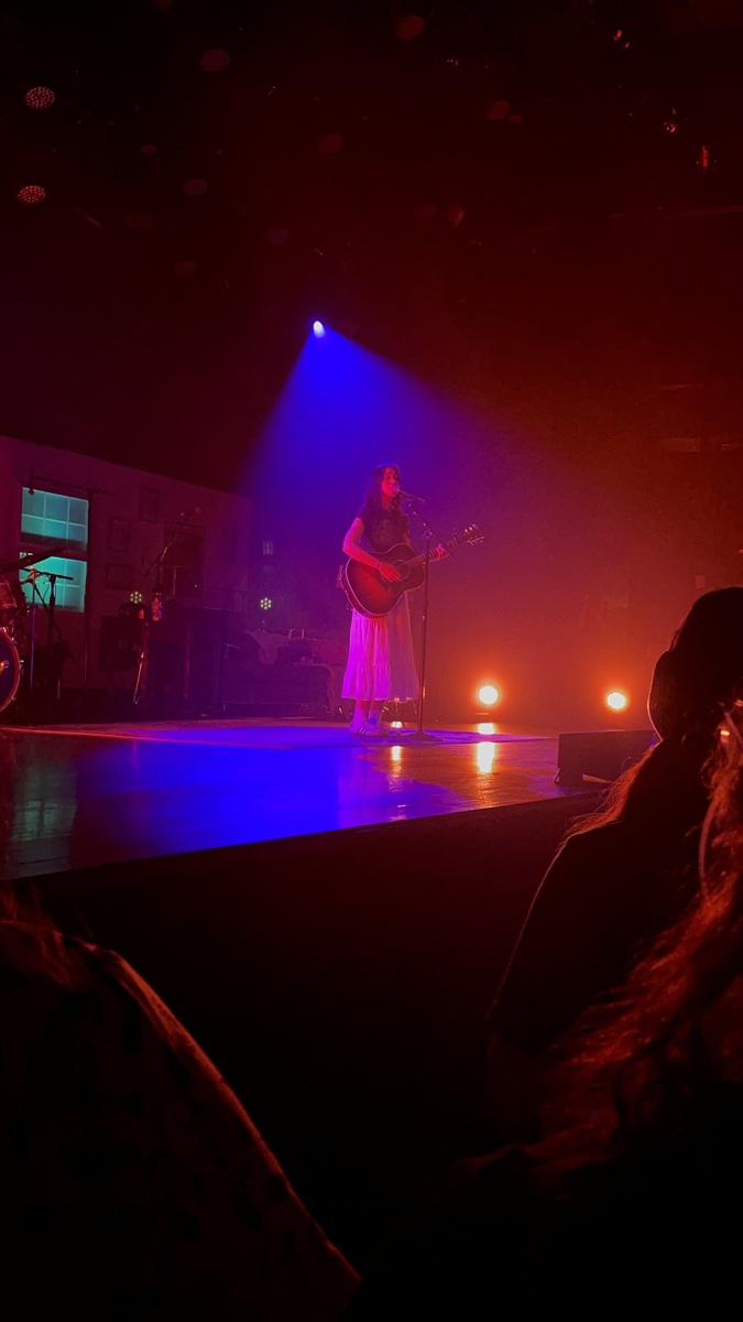 May 04, 2023: Lizzy McAlpine / Olivia Barton at Ryman Auditorium ...
