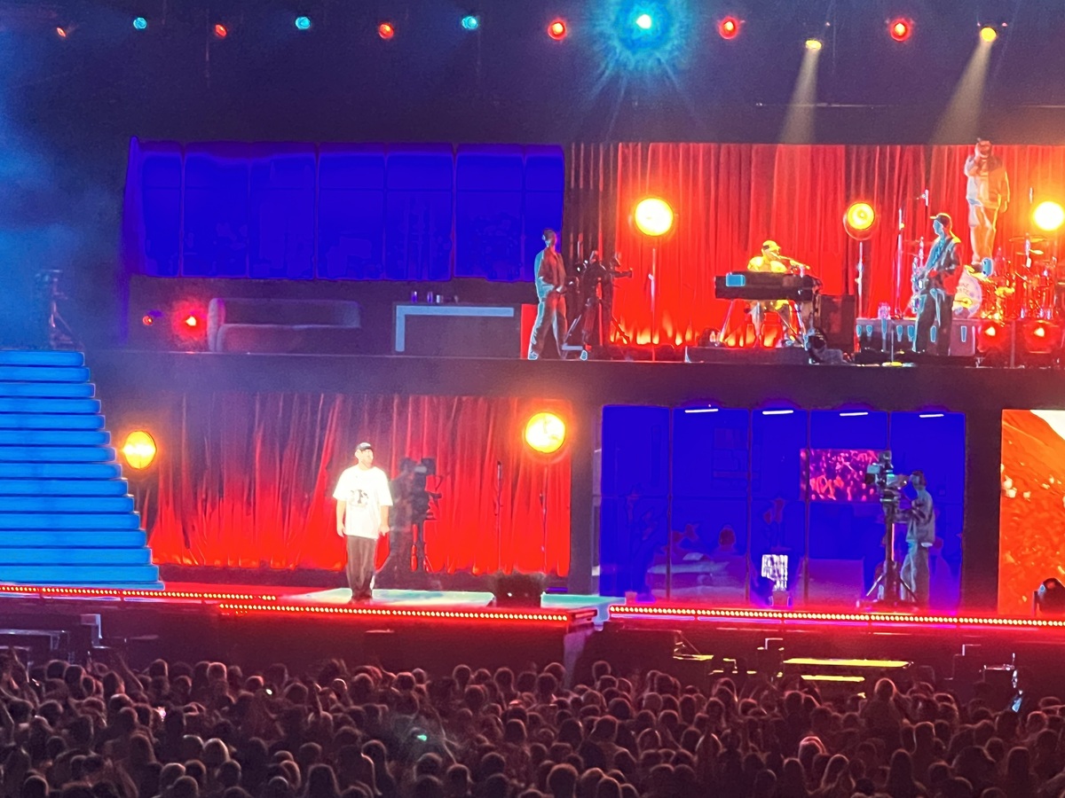 Apr 13, 2024: Mark Forster at Wunderino Arena Kiel, Germany | Concert ...