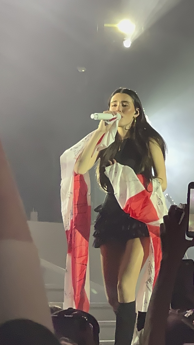 Mar 22, 2024: Madison Beer / Jann / Jillian Rossi at O2 Victoria ...